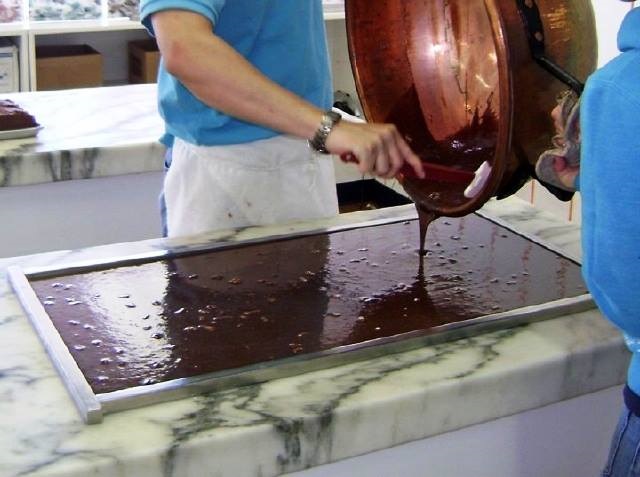 Aaron Murdick pouring | Murdick's Famous Fudge Store